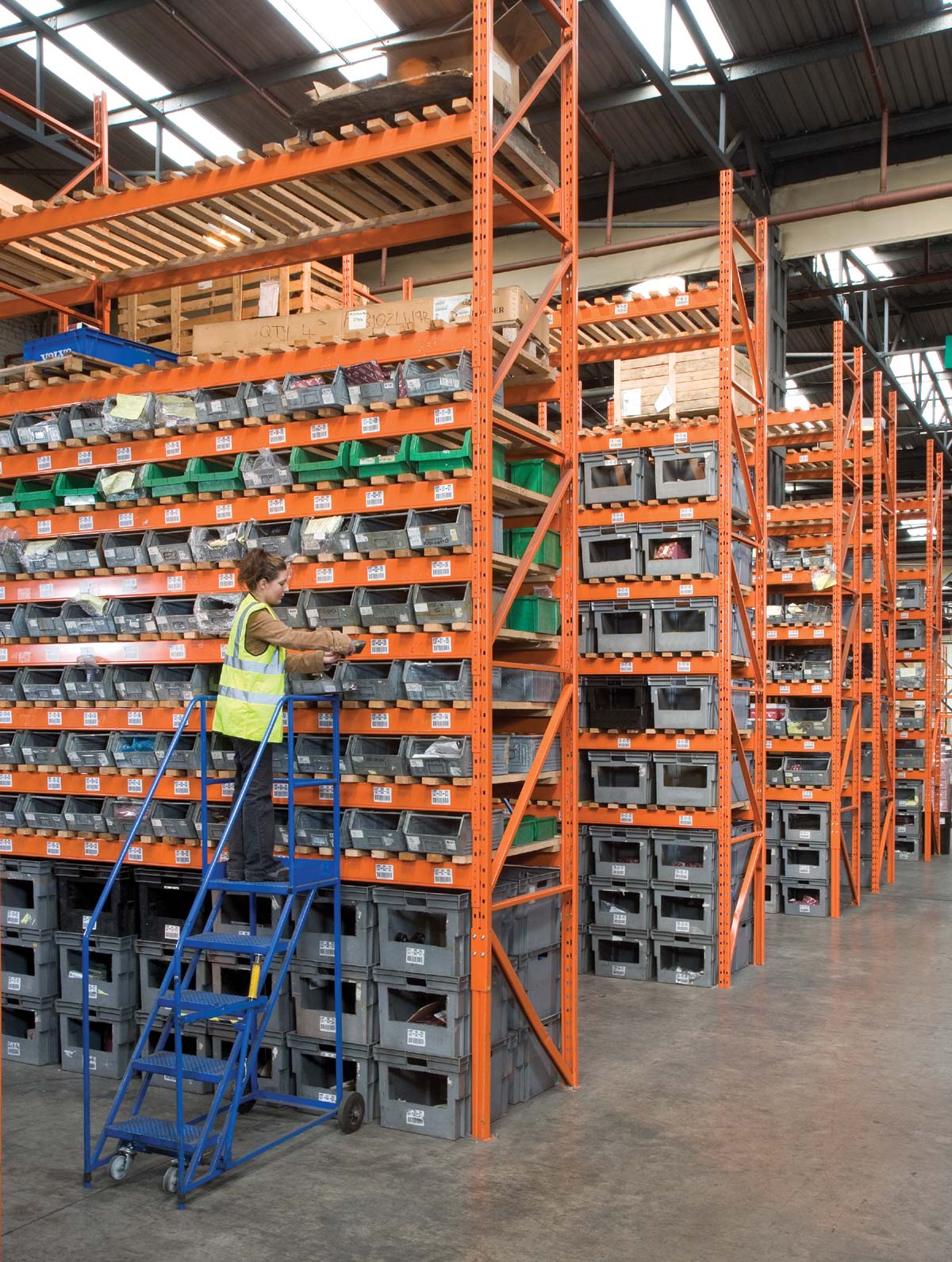 DK Packing | Pallet Racking | RediRack