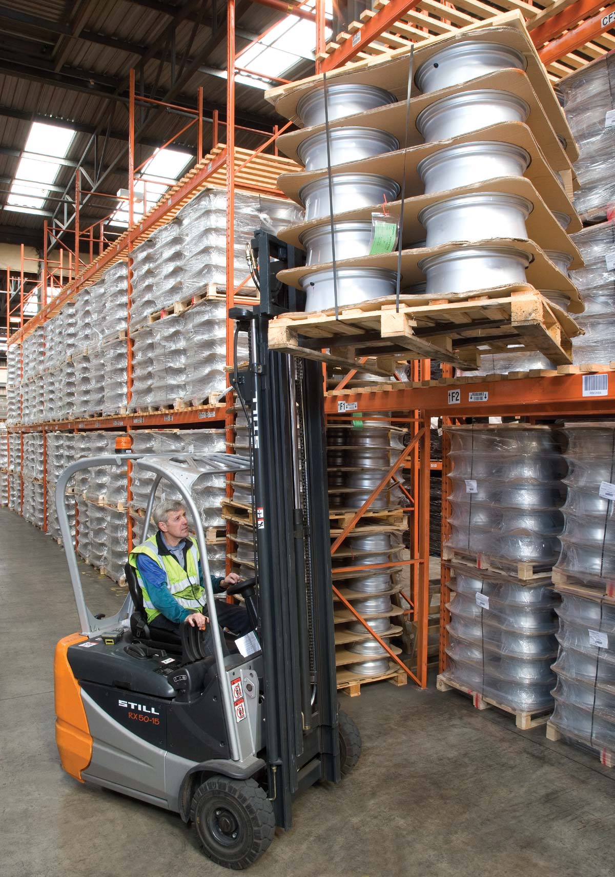 DK Packing | Pallet Racking | RediRack